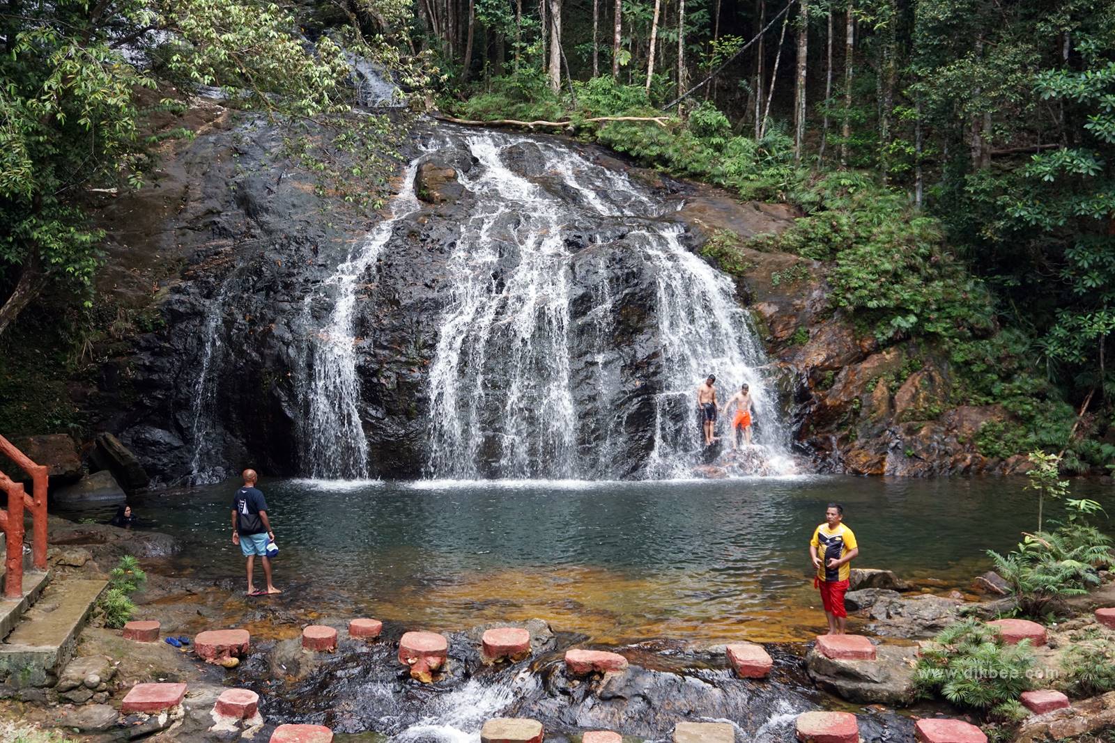 MENJELAJAH TEMPAT MENARIK DI PULAU LINGGA INDONESIA