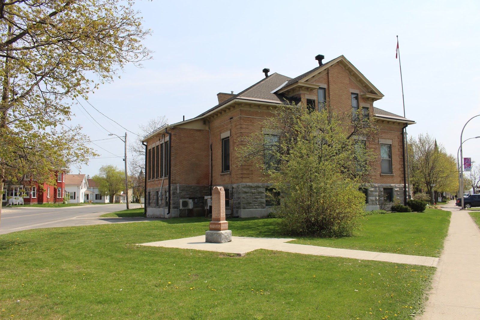 Memorials in Ottawa: Great War Memorial at Smiths Falls Library