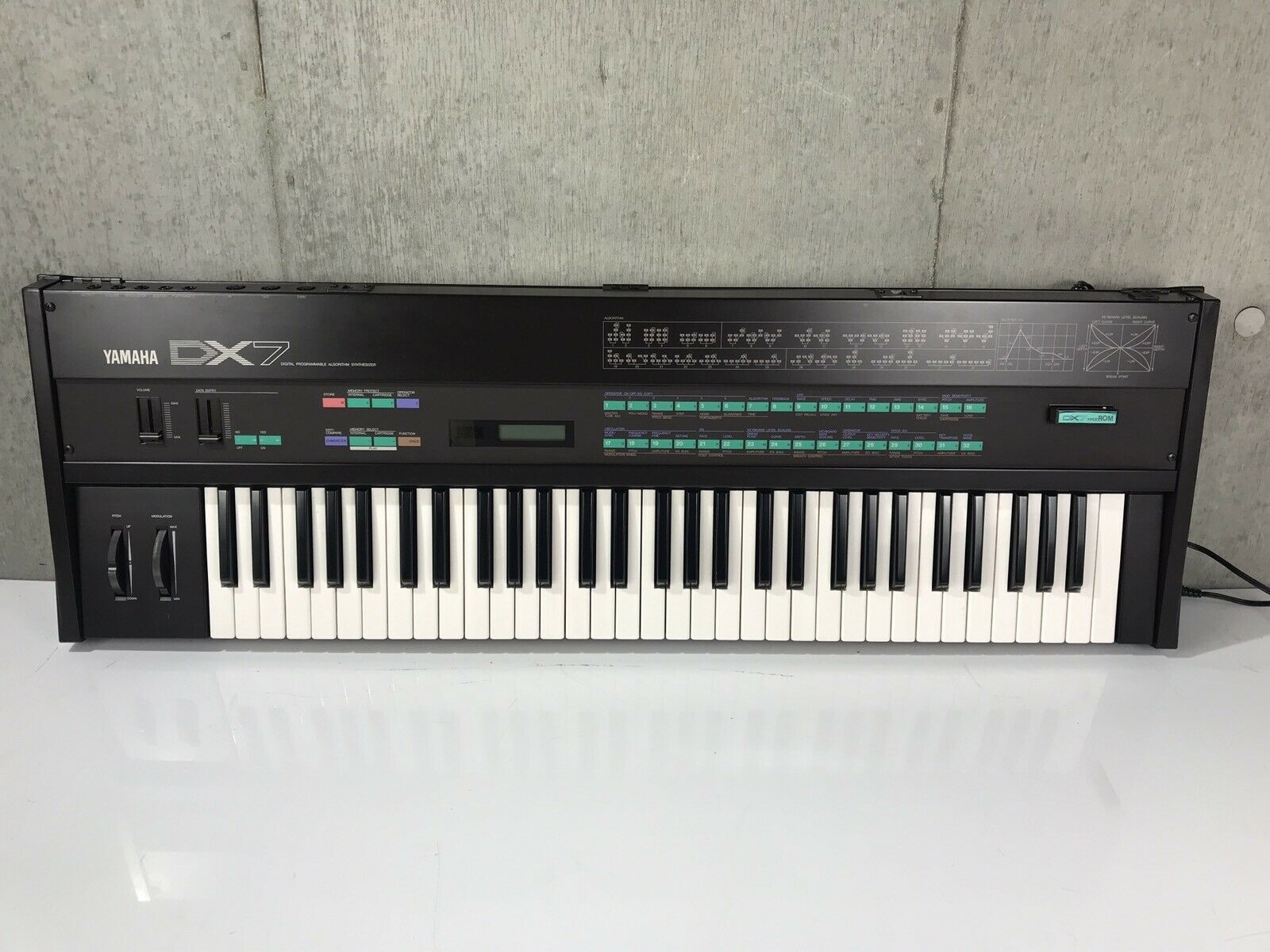 MATRIXSYNTH: Yamaha DX7 Digital Synthesizer w/ Vinyl Flight Case SN 70729