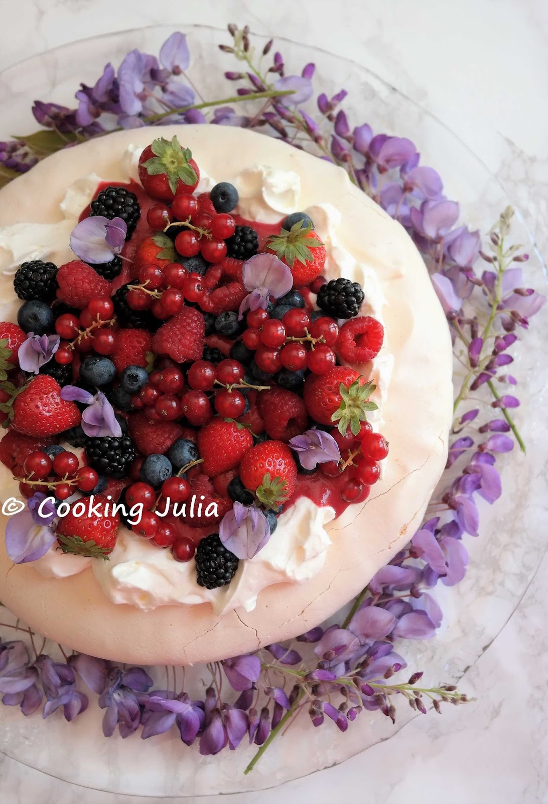COOKING JULIA : PAVLOVA AUX FRUITS ROUGES ET CURD DE FRAMBOISE