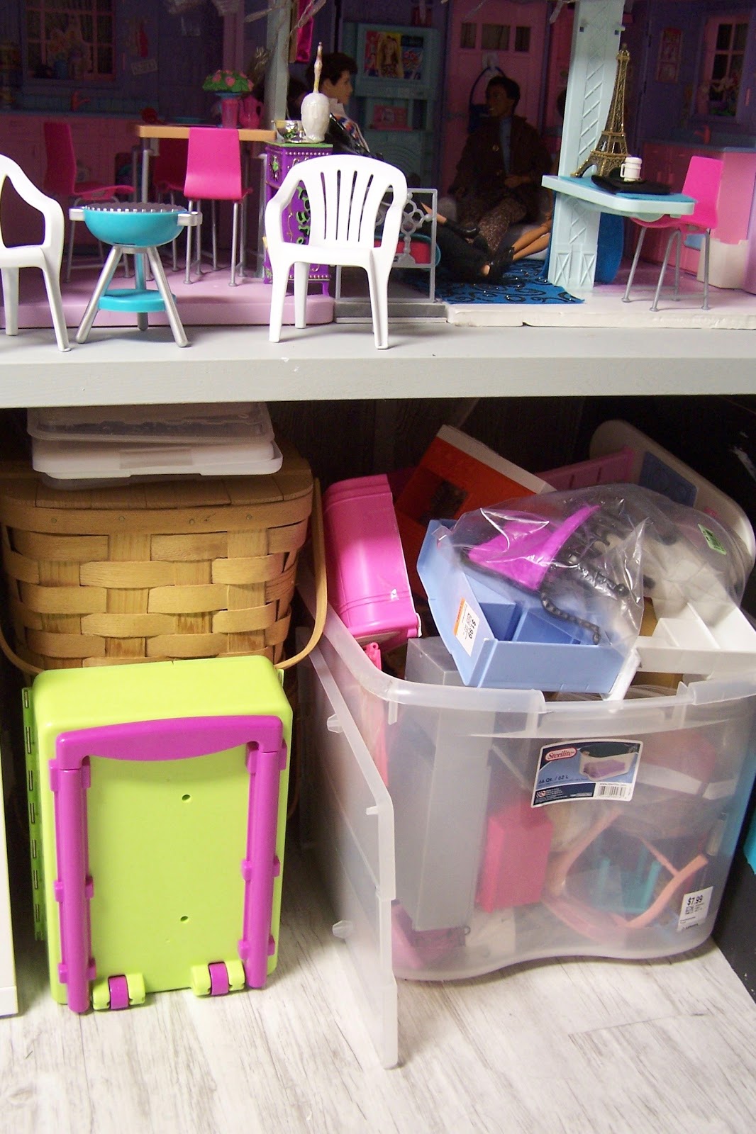 Barbie:OldNewGreenRedo : Barbie Craft Room and Storage