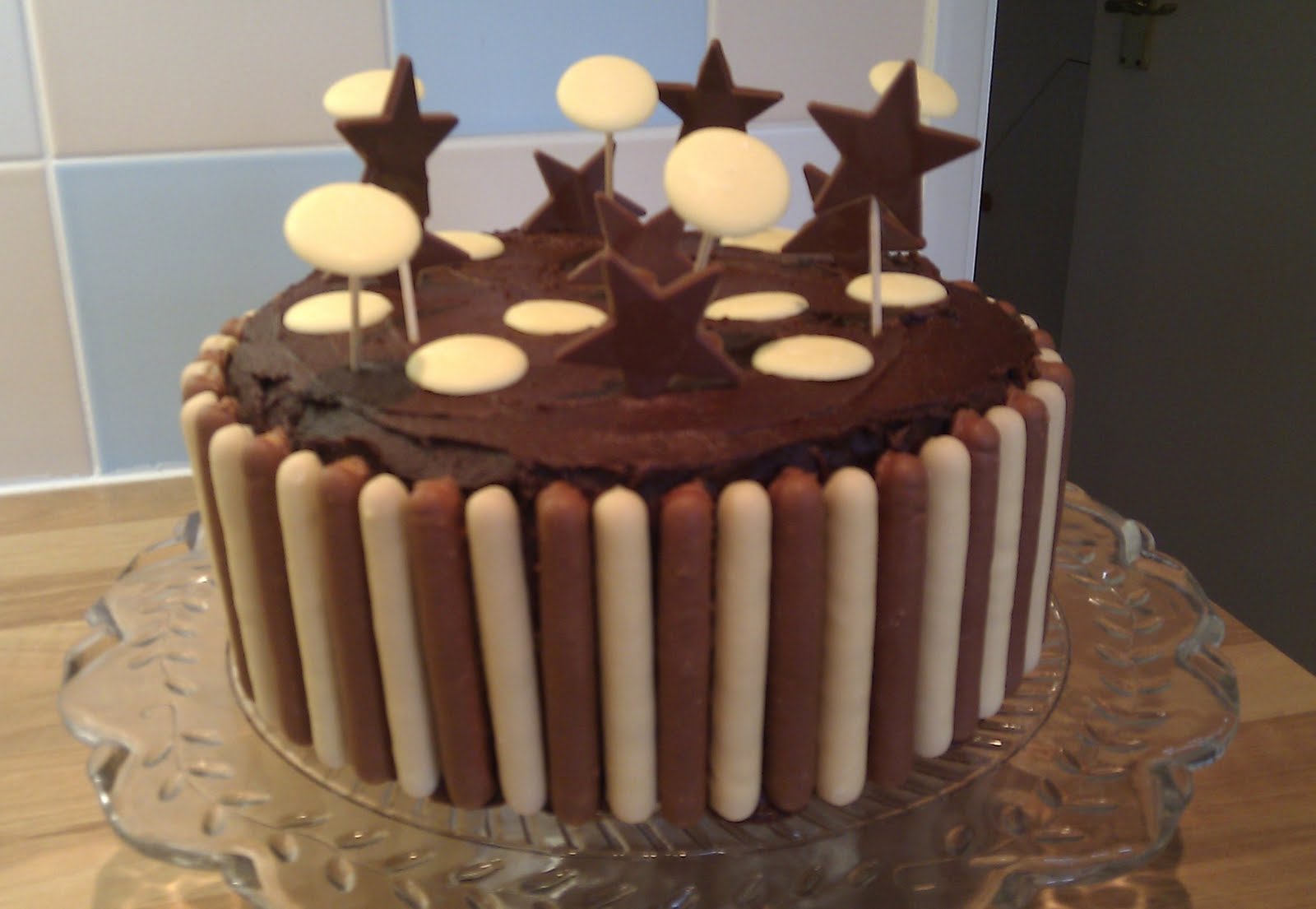 Here's One I Made Earlier ...: Theo's Moons and Stars Birthday Cake