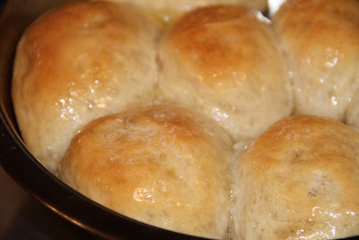 Deep South Dish: Old Fashioned Pull Apart Pan Rolls
