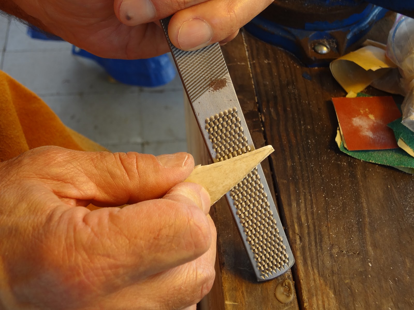 Woods Roamer: Making Bone Arrow Points with Hand Tools