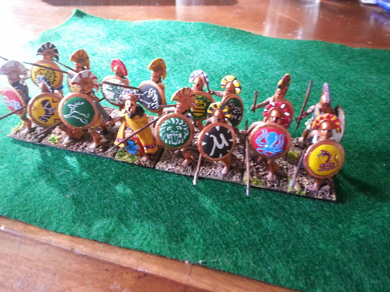 Constantinople on the Web: Hoplites with freehand shields, peltasts ...