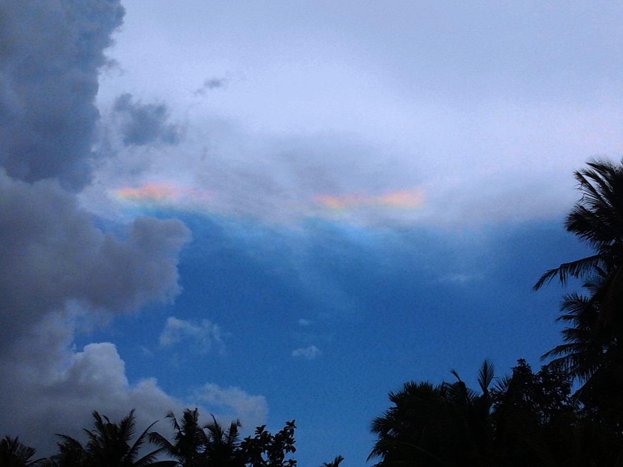 Komunitas Geografi Al Washliyah: Fenomena Pelangi Api di Langit Kota ...