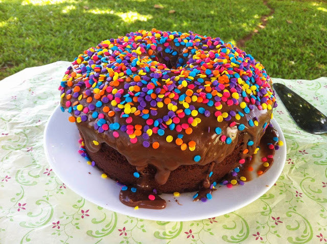 Doce olhar: Bolo Americano de Chocolate com Brigadeiro Bem Brasileiro
