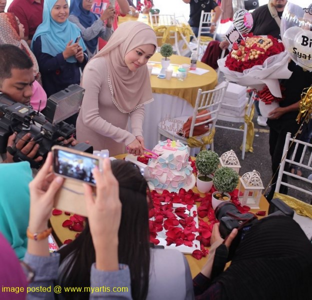 MYARTIS.COM | MYARTIS | MY | ARTIS: SHAHEIZY SAM & SYATILLA MELVIN BAKAL TIMANG ANAK LELAKI