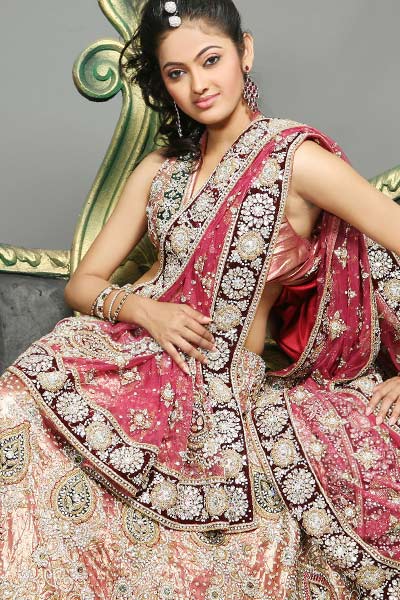 SHE FASHION CLUB: Indian Models In Designer Lehenga