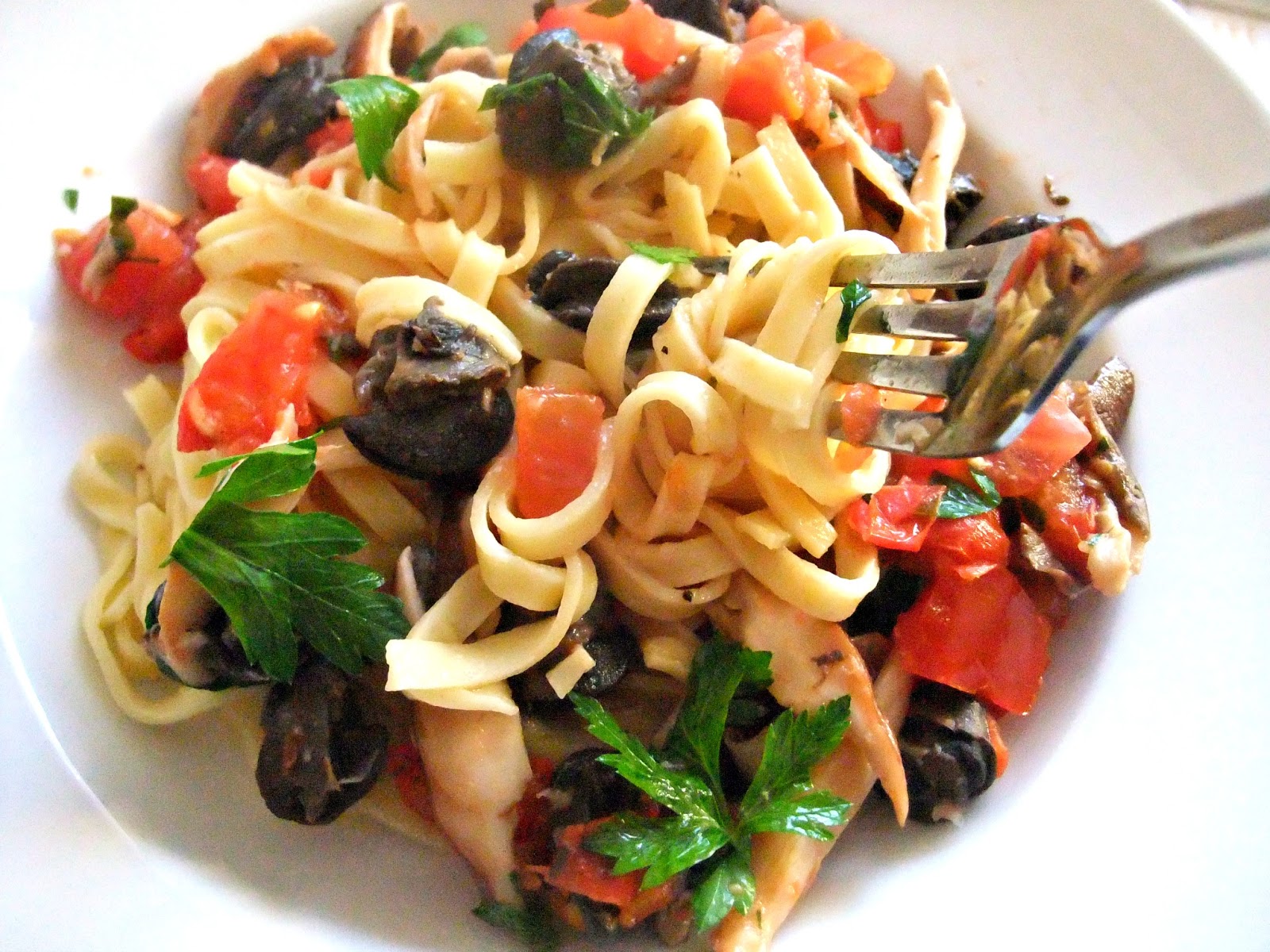 Susan's Savour-It!: Sautéed Escargots and Mushrooms in Butter, White ...