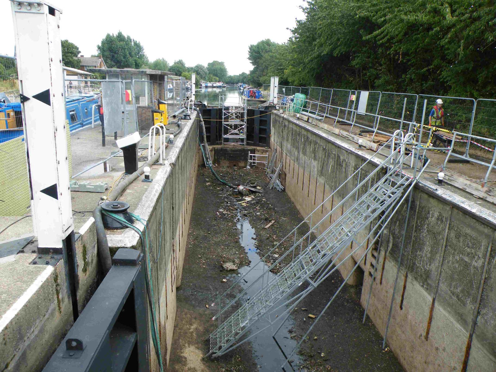 Travelling the Canals of England: Heading North away from London