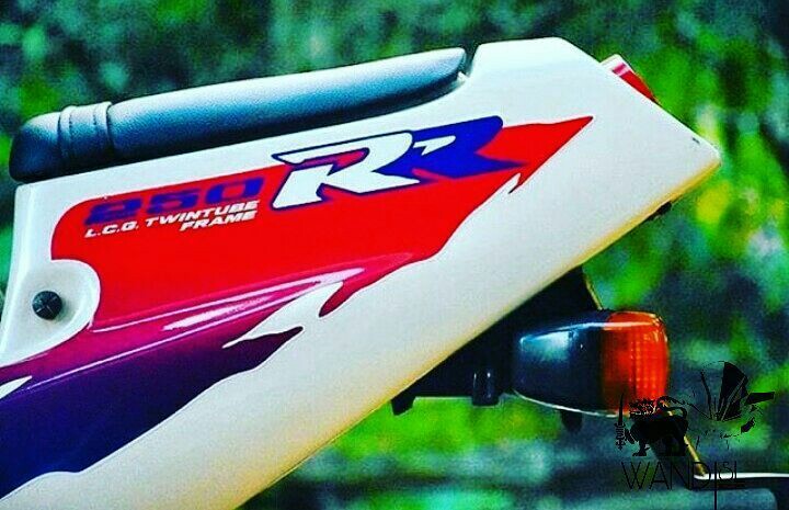 සිලින්ඩර් හතරේ 250 යකඩයා CBR 250 Gullarm - Wandi - වණ්ඩි