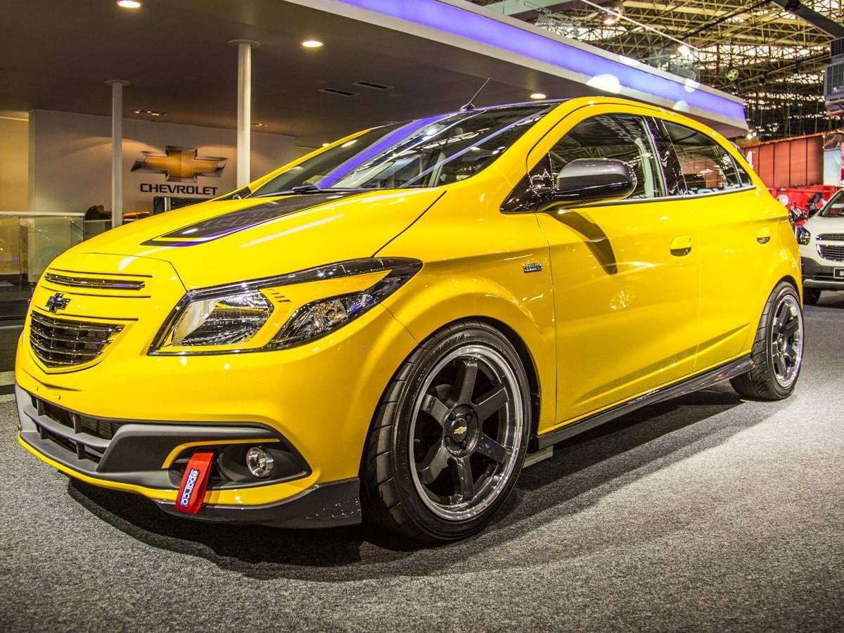 GM Onix com motor 1.8 16V de Cruze é mostrado em SP