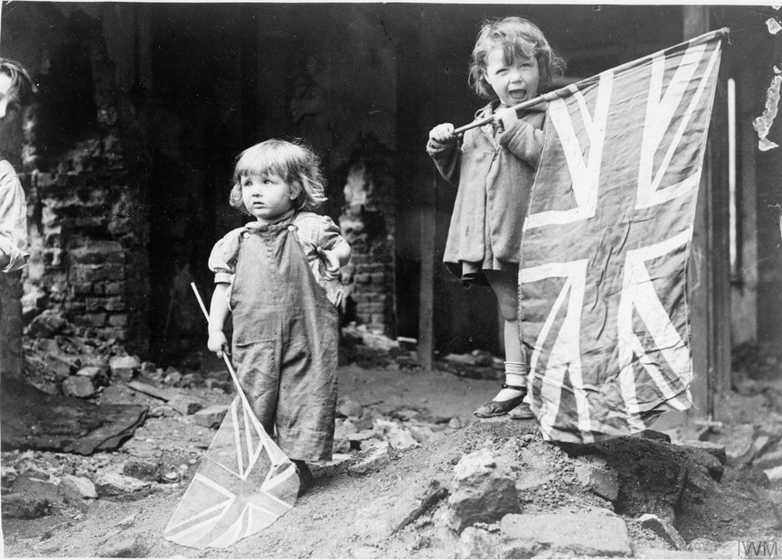 10 Interesting Photographs Of VE Day Celebrations In London Vintage 10-interesting-photographs-of-ve-day-celebrations-in-london-vintage