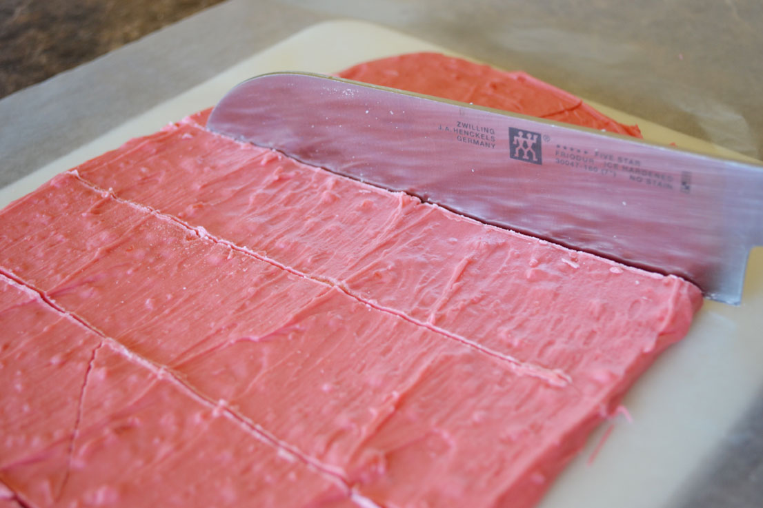 Sunny by Design: White chocolate crackle candy