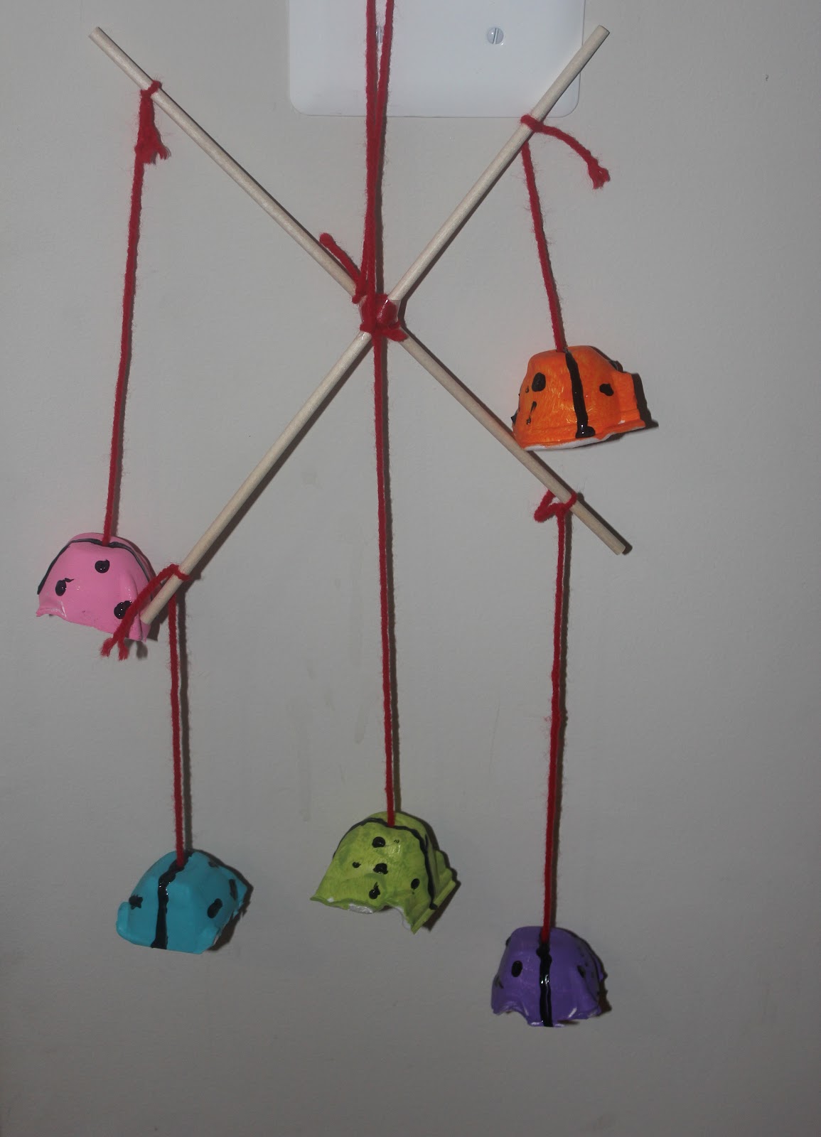 Momma's Fun World: Ladybug mobile out of recycled egg carton