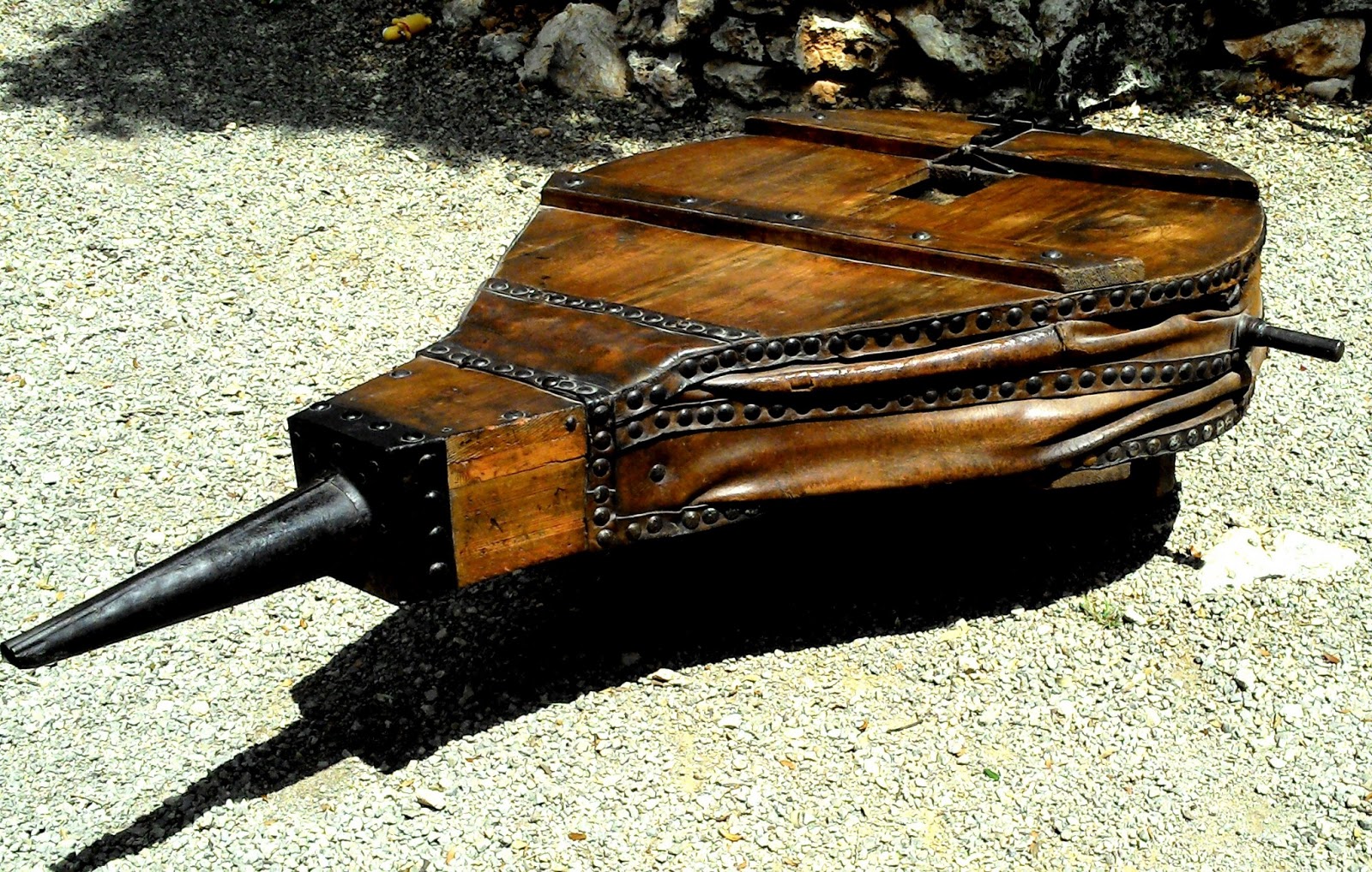 ancien superbe immense soufflet de forge table basse de salon XIXeme en ...