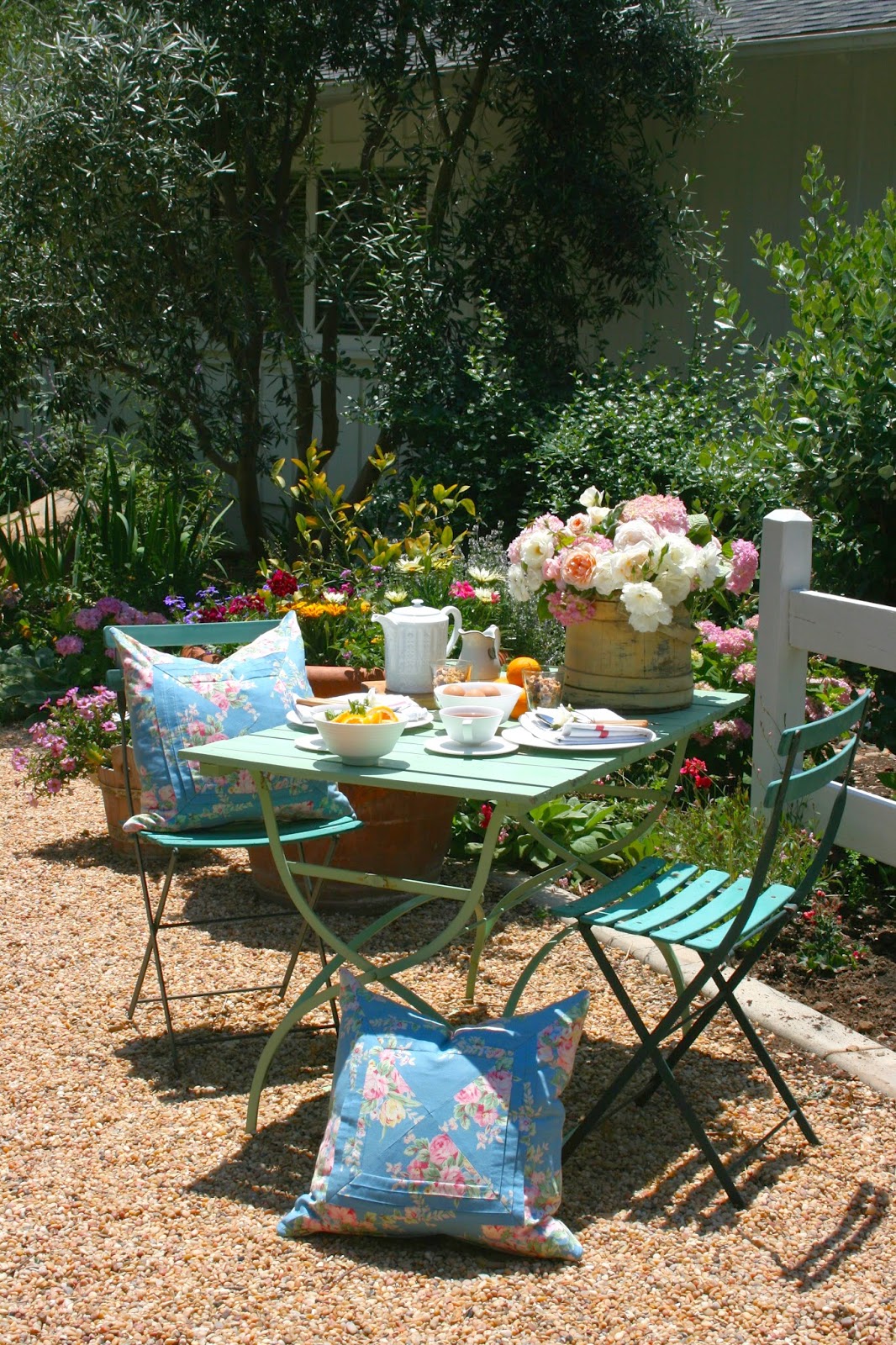 The Polished Pebble: Breakfast In The Garden