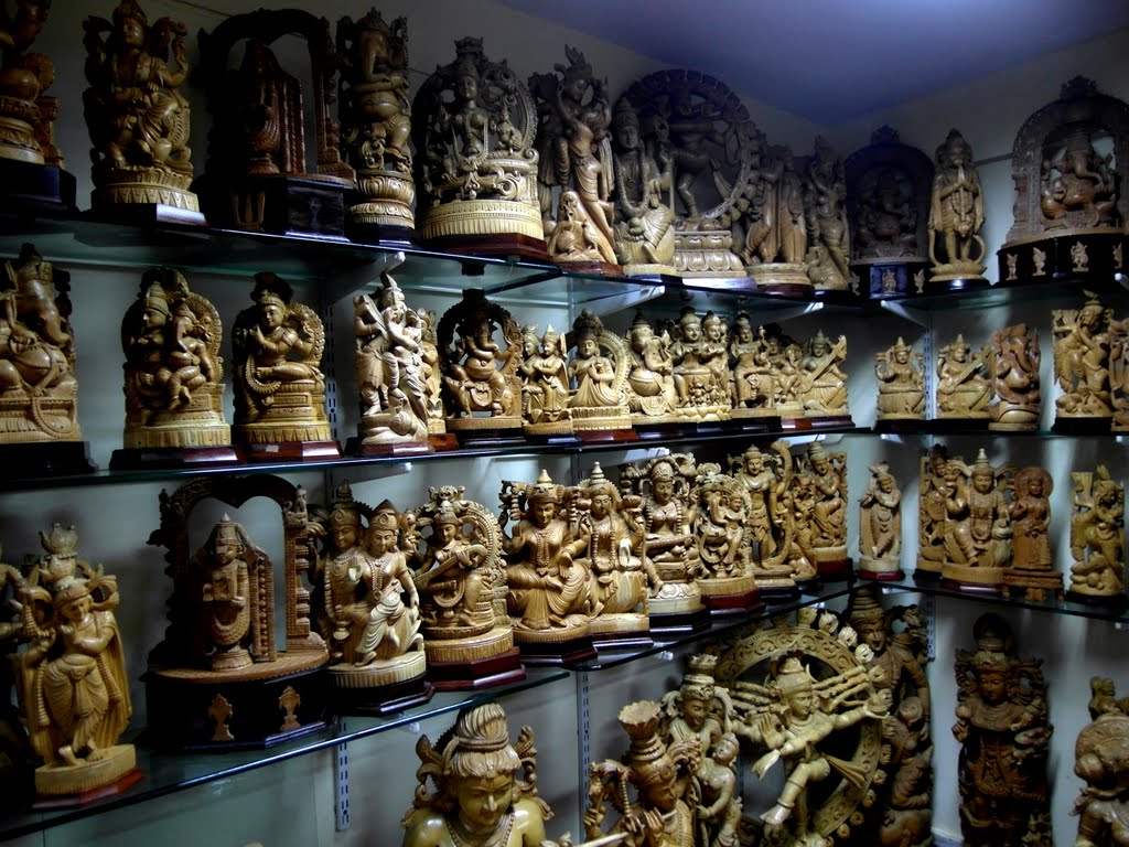 Sridharan's Travelogue..!: Mysore and around - Part 5 - Sandal factory