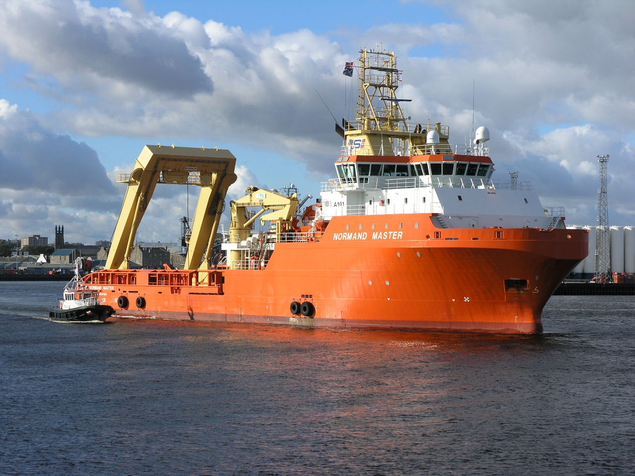 NAVIOS AHTS E PSV DO PORTO DE MACAE-RJ-BRASIL (IMBETIBA) E (FUTURO ...