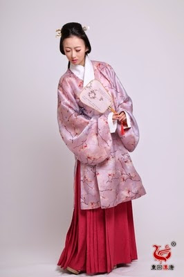 Traditional Chinese Clothing: Aoqun