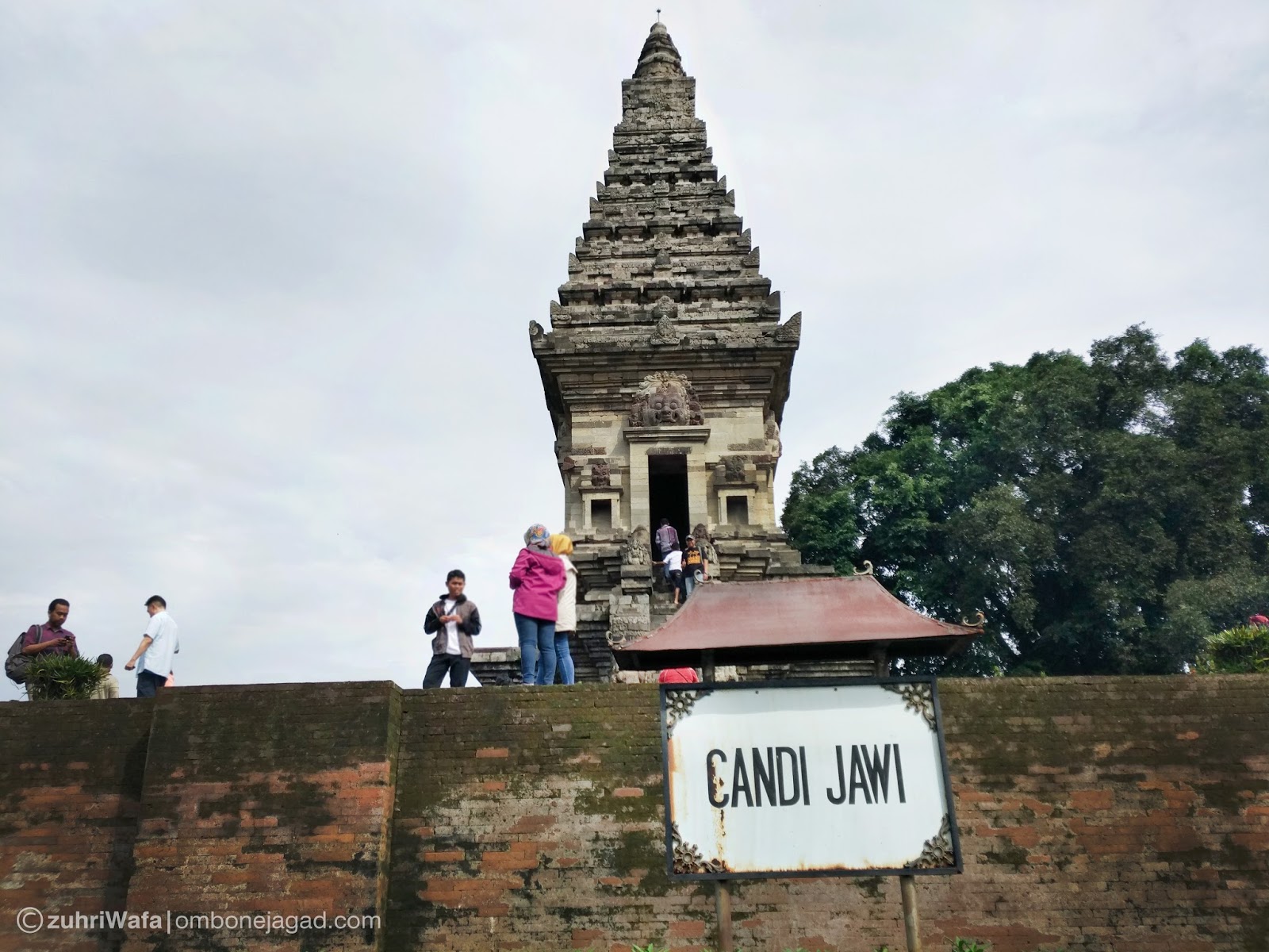 Jelajah Budaya di Candi Jawi - OMBONEJAGAD