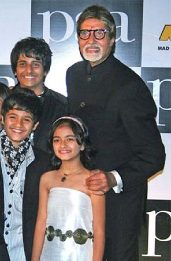 CHILD ARTIST TARUNI AKA THARUNI SACHDEV PHOTOS HQ family childhood ...