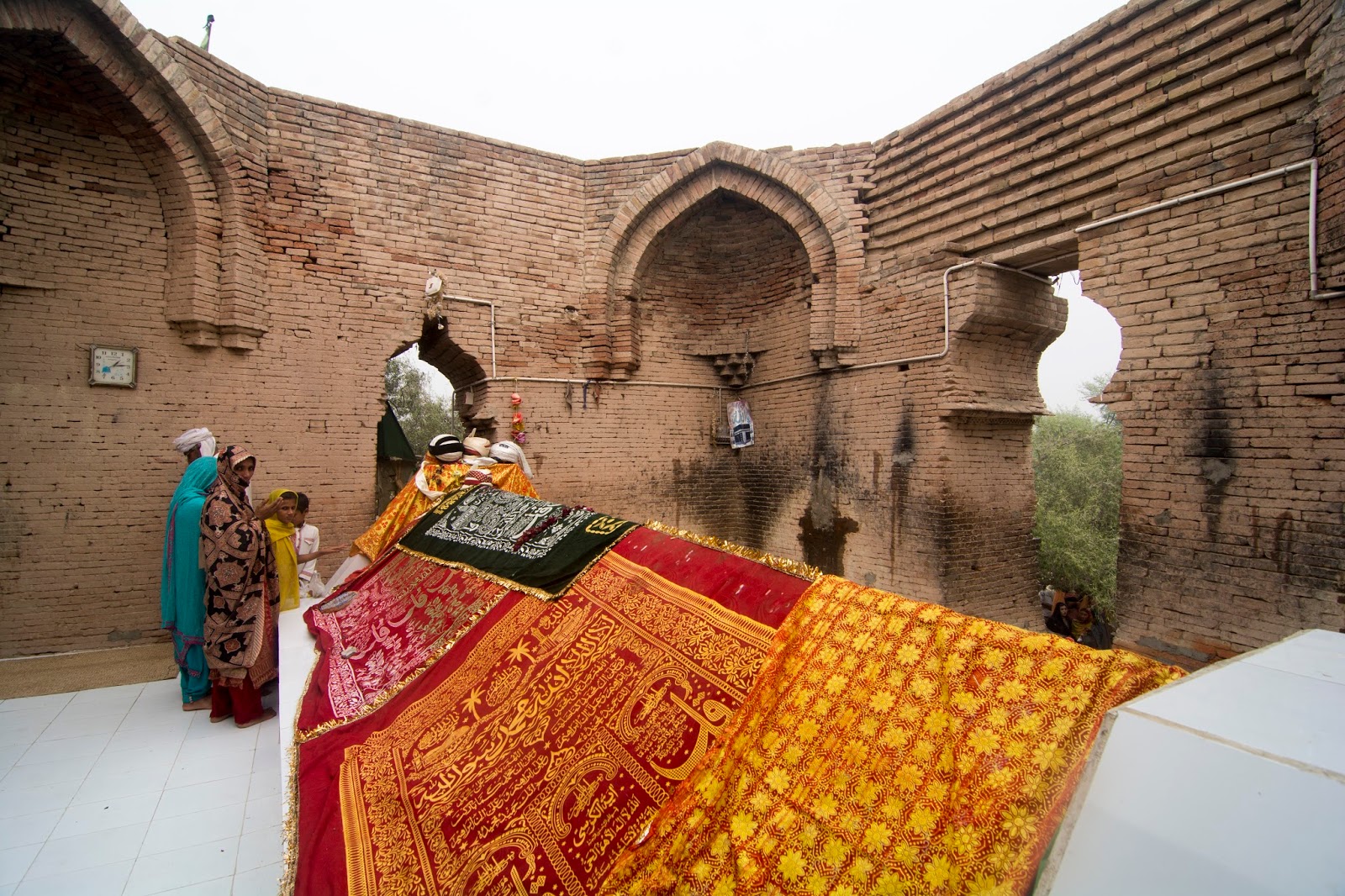 Ali Usman Baig : The Brick Tomb of Sheikh Sadan Shaheed