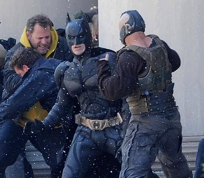 Batman Forever Brasil: Imagens Batman vs Bane no set de filmagem