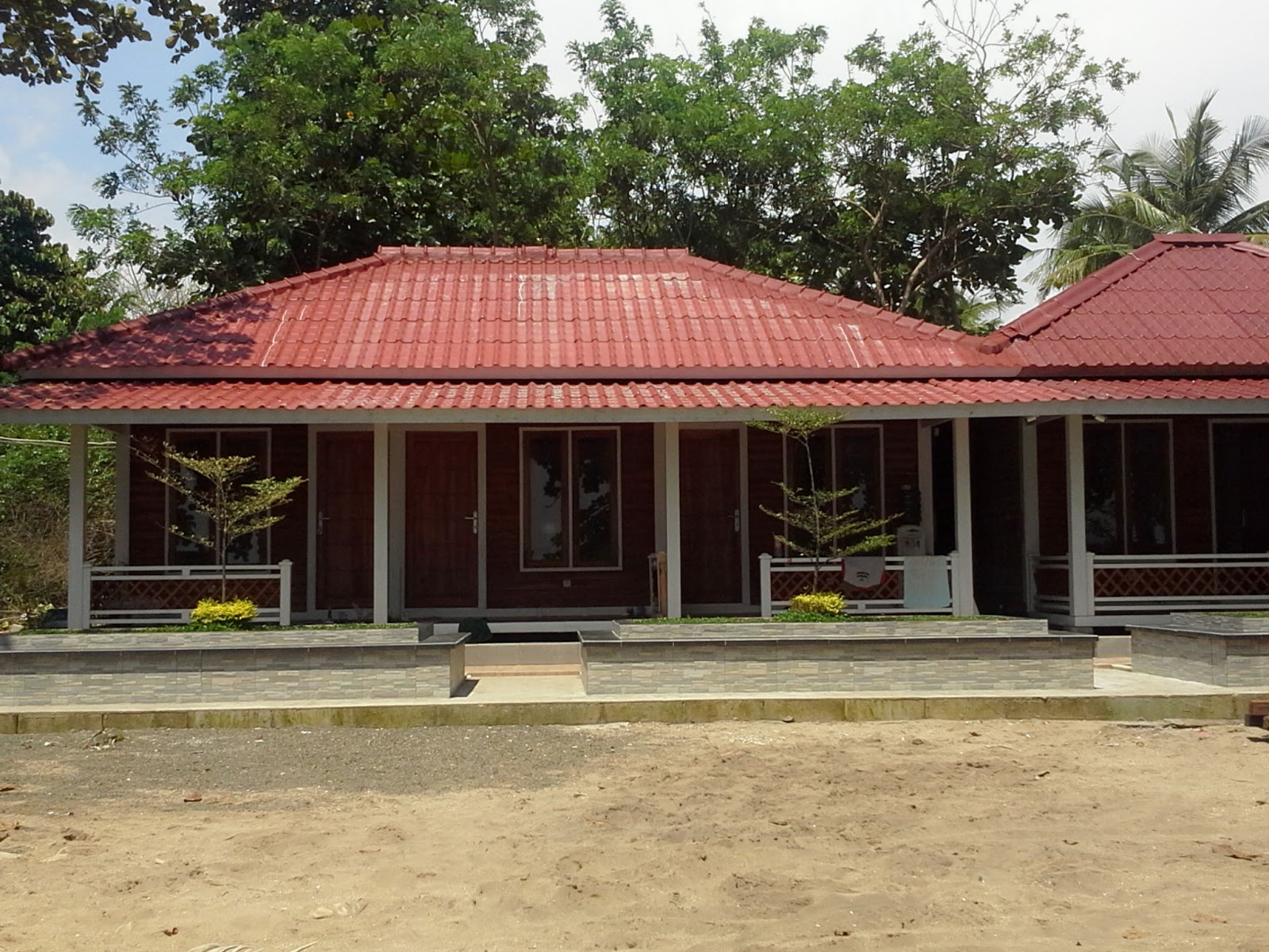 Lampion Pulau Manuk Cottage