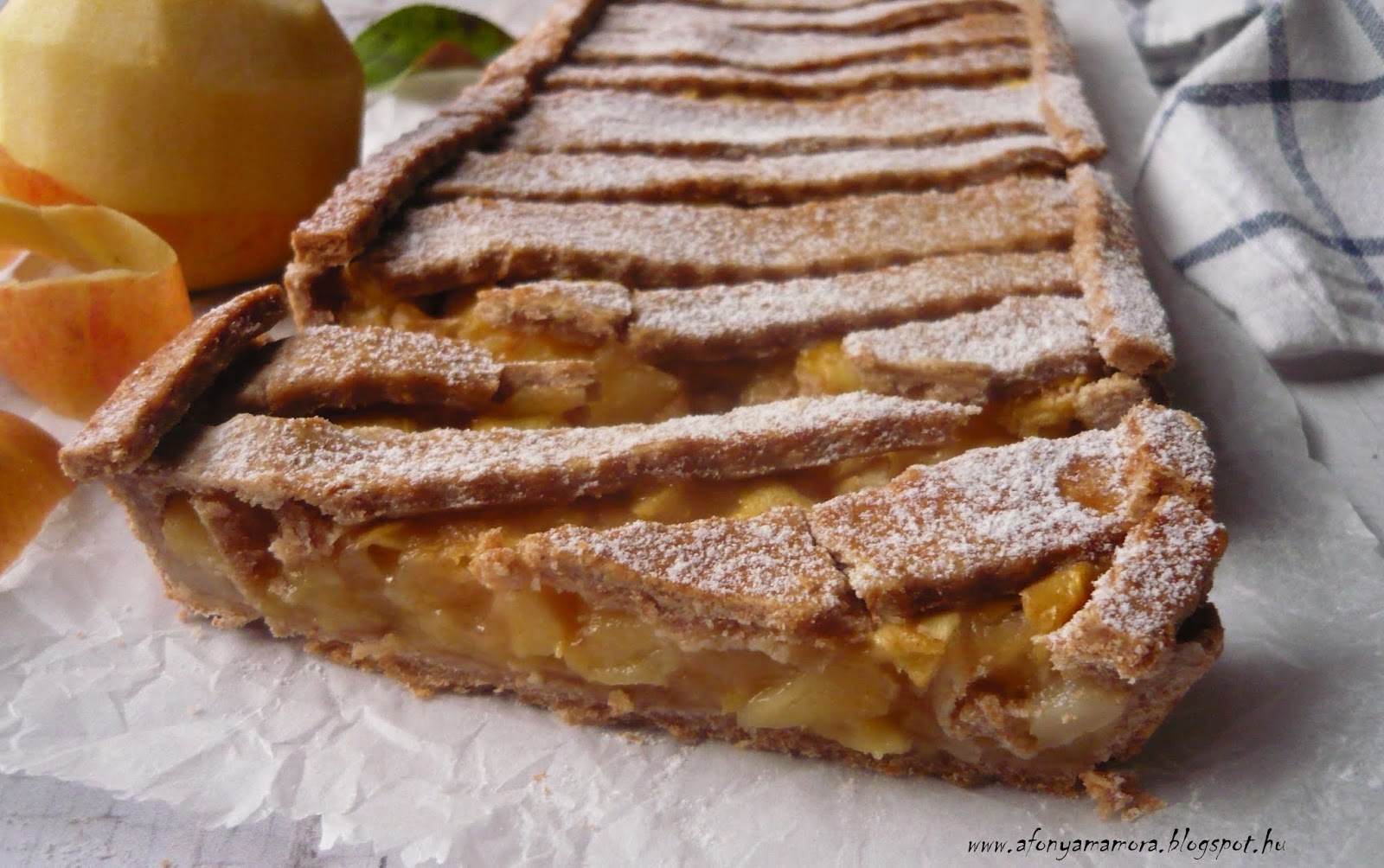 Az áfonya mámora: Almás linzer szelet