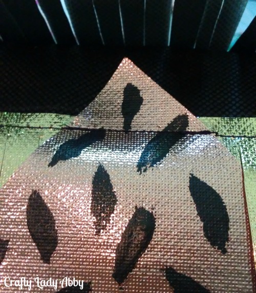 SEWING DIY: Metallic Textured Feathers Wall Hanging