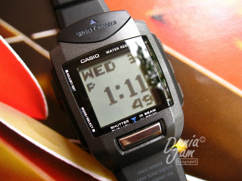 DUNIA JAM: Casio Wrist Camera WQV-1 - salah satu inovasi pertama di ...