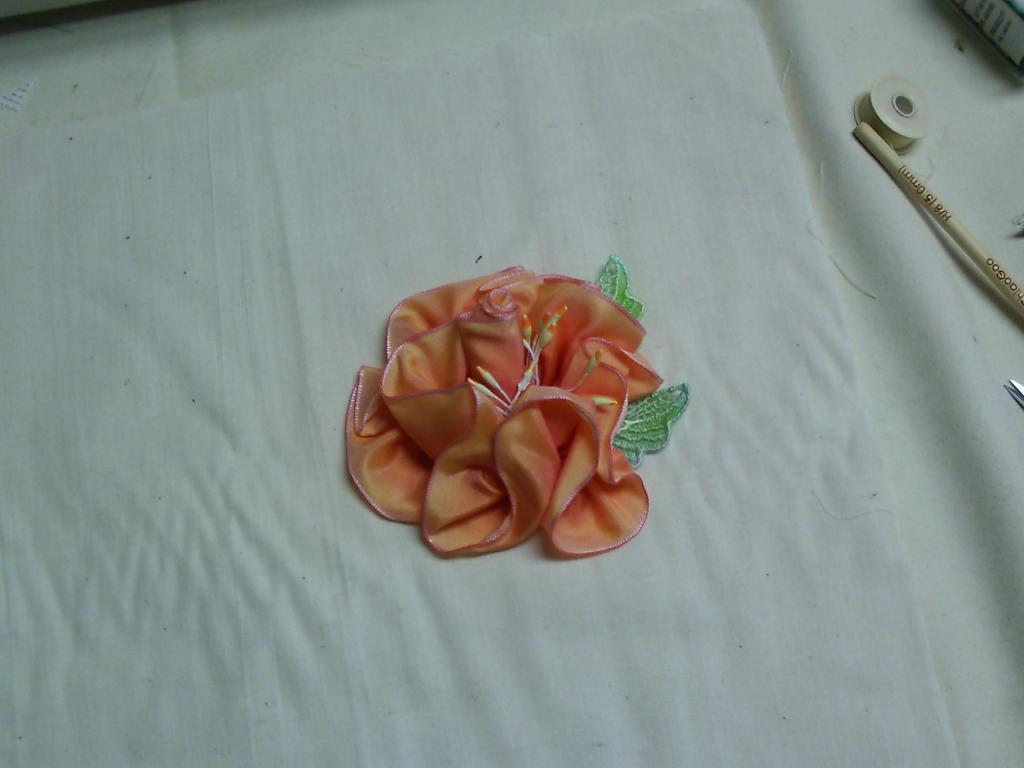 Shawkl Designs: Wire Ribbon Rose Tutorial