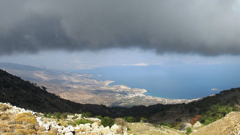 EXPLORE MOUNTAINS: ΠΕΖΟΠΟΡΙΑ ΣΤΟ ΔΑΣΟΣ ΤΗΣ ΘΡΥΠΤΗΣ