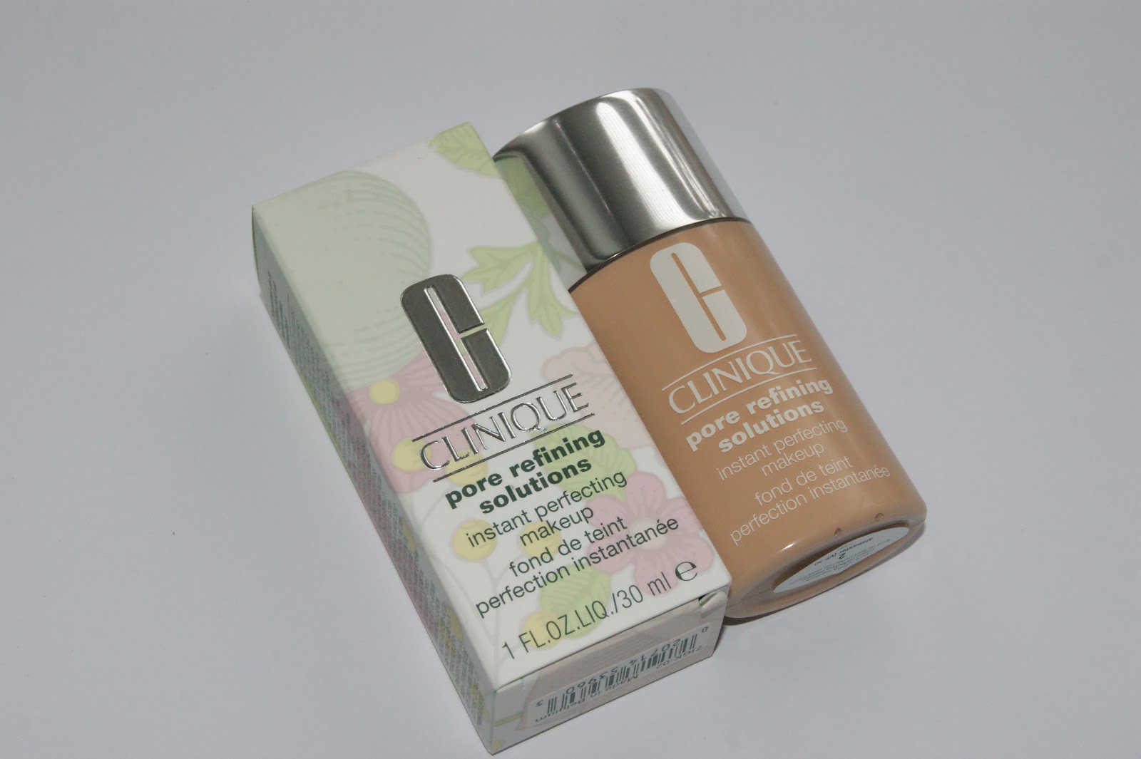 Good mat lipstick: Pore foundation