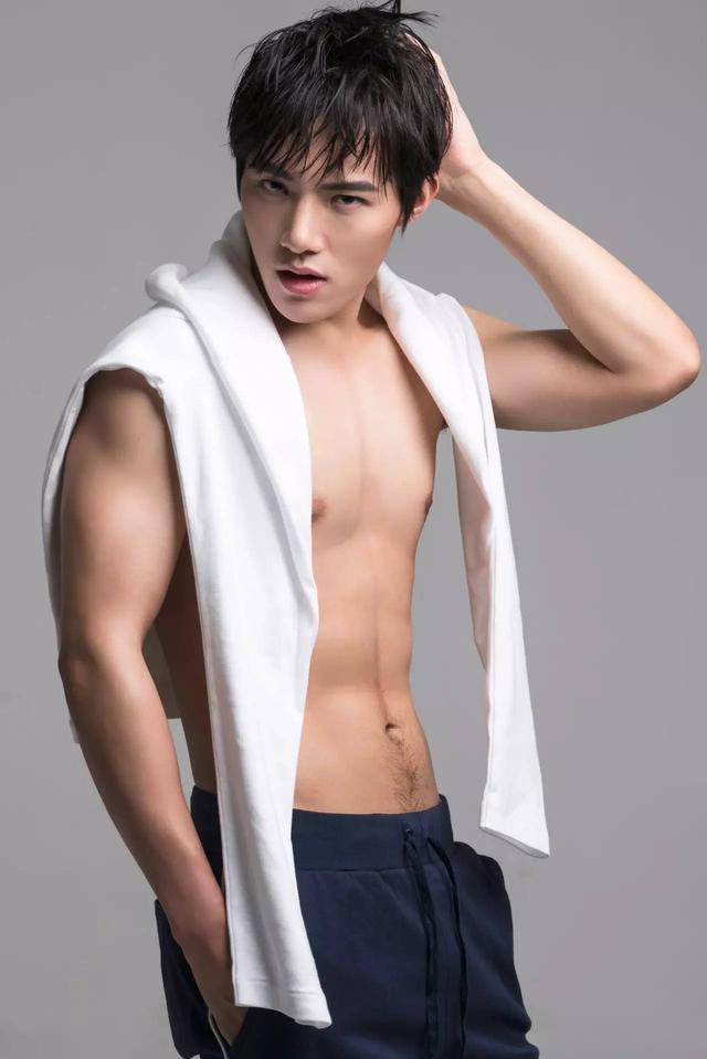 This Guy's World: Just Because - Huang Sheng Chi