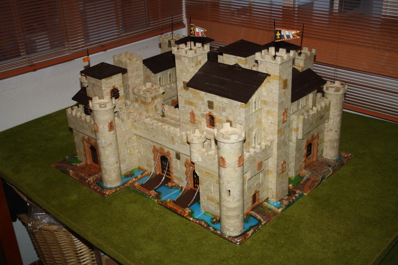 EXIN CASTILLOS & EXIN WEST: FORTALEZA DEL TRASTEVERE