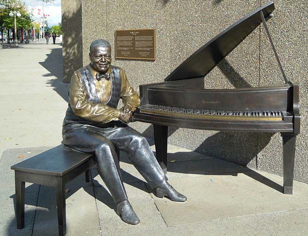 The Midnight Freemasons: Famous Canadian Freemason Honored: Oscar Peterson