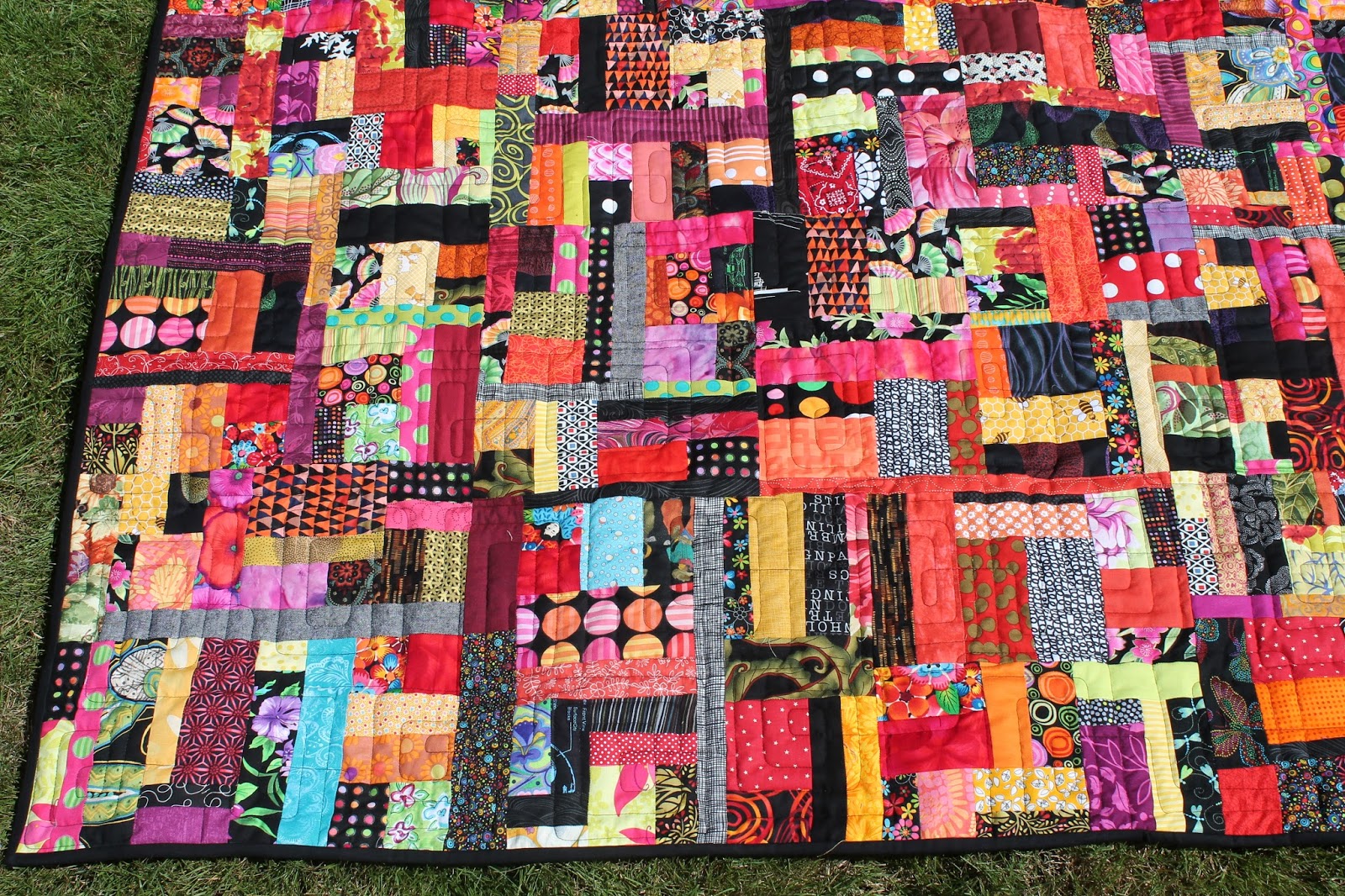 Quilting is more fun than Housework...: Scrap Vortex Finish