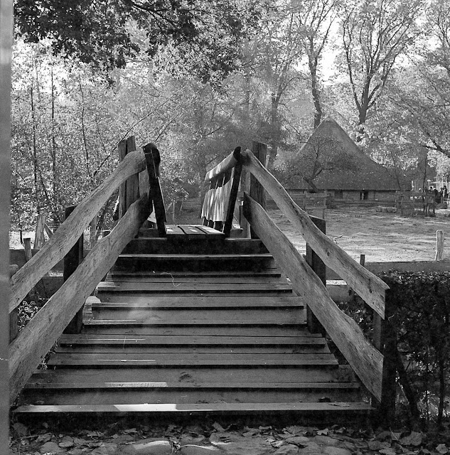 De Ontdekking van het Licht: Trappetje in zwart-wit