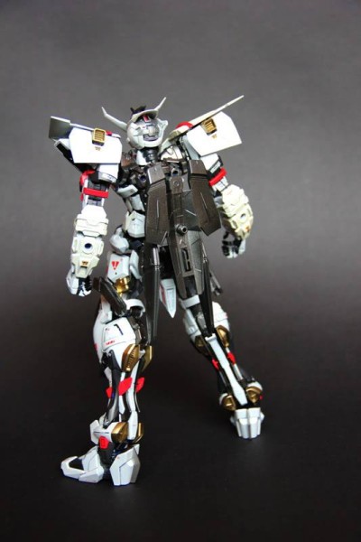 Custom Build: 1/100 Gundam Astray Black Frame