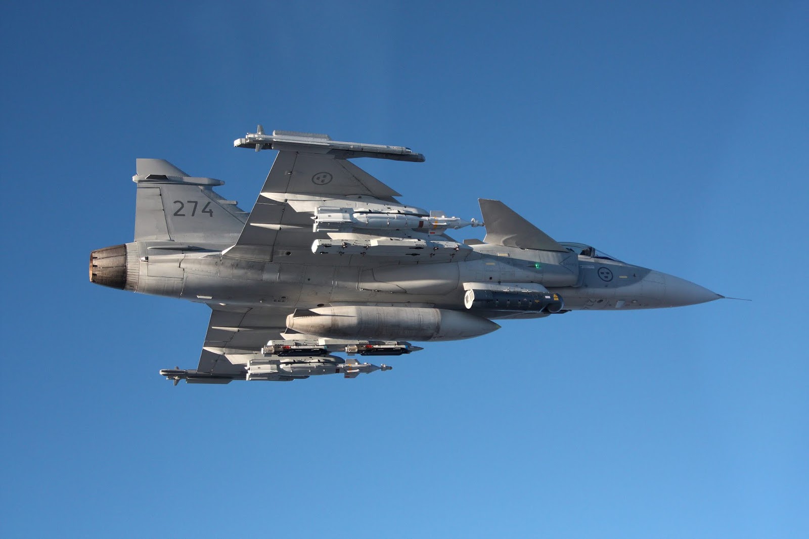 AAG_th บันทึกประจำวัน: สวีเดนใช้เครื่องบินขับไล่ Gripen ทิ้งระเบิดนำ ...