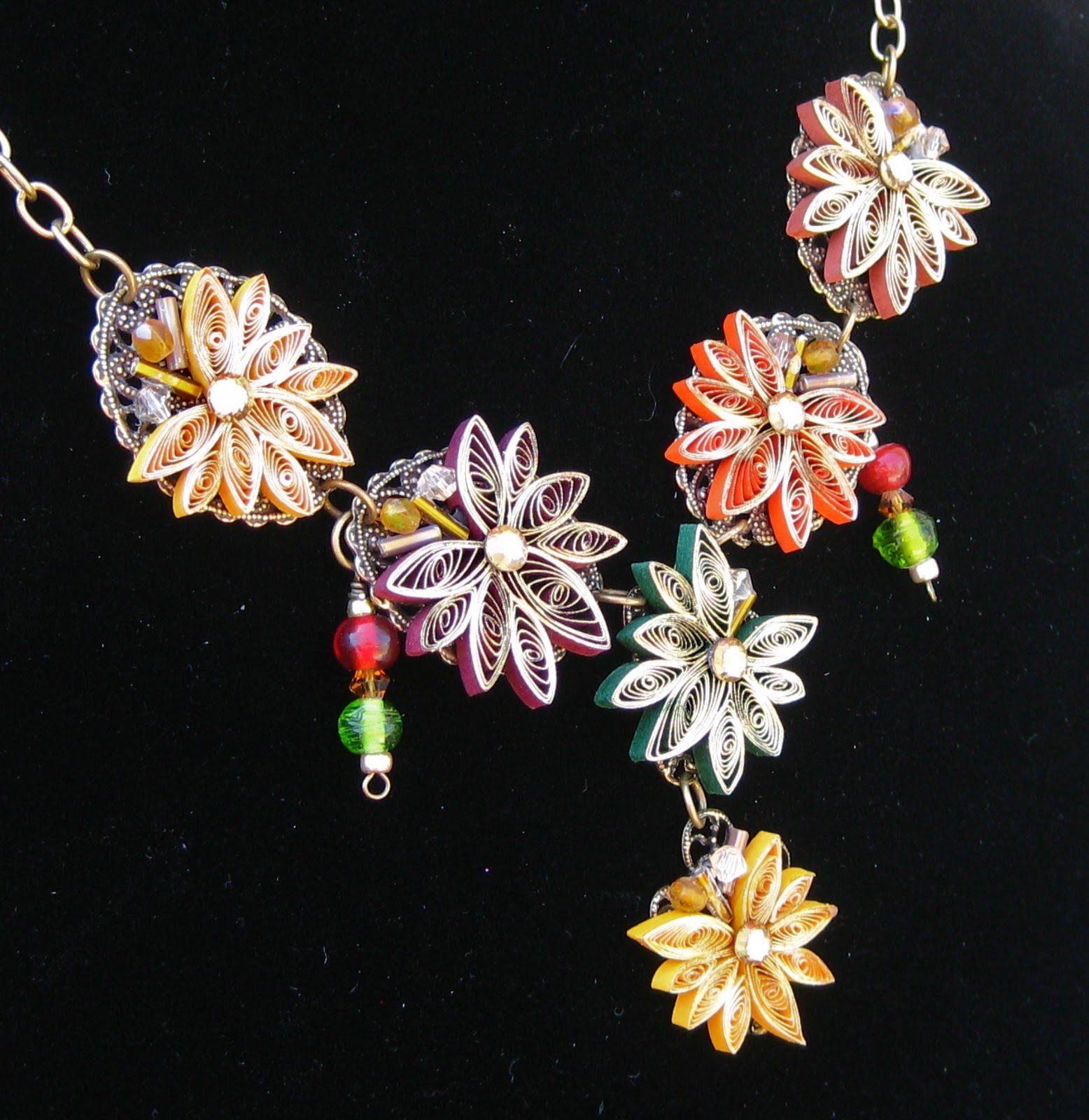 Appel Quilling Garden: Falling Leaves Quilled Necklace