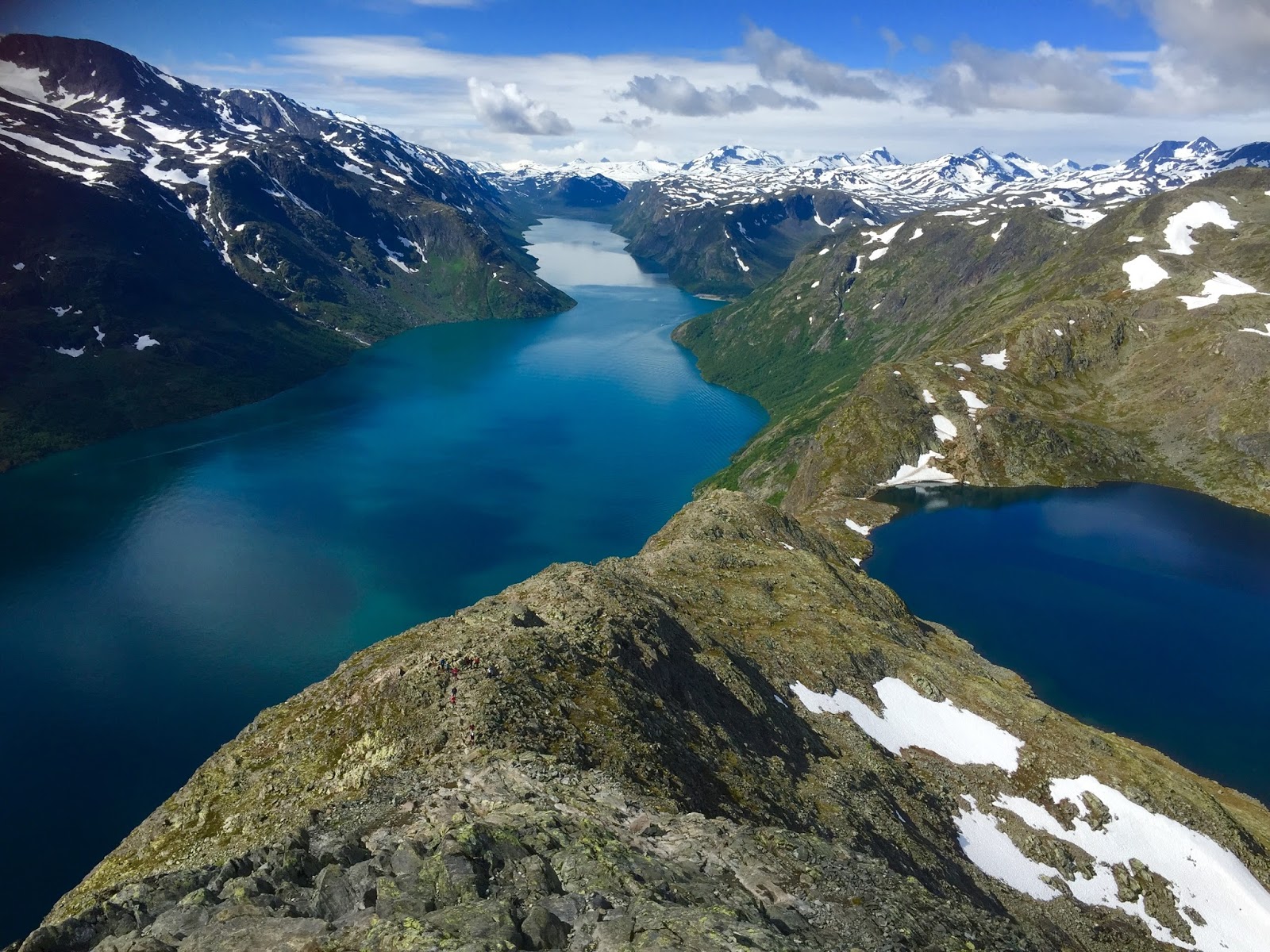 Ten Feet Tall: Life is a hike over Besseggen