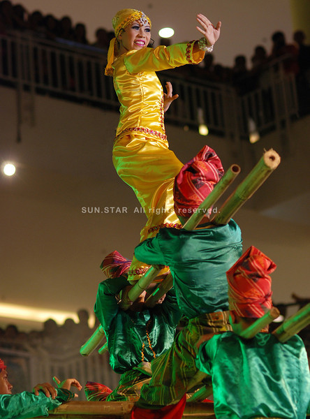 August 2012 | Hello from Davao.