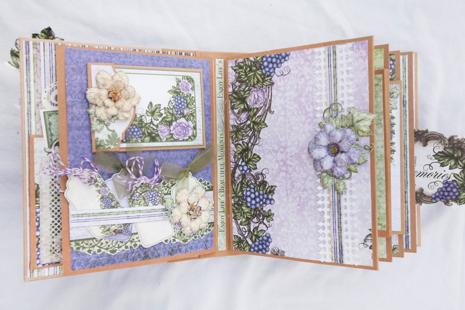 Leisha's Blog: Flip Fold album with Heartfelt Creations.