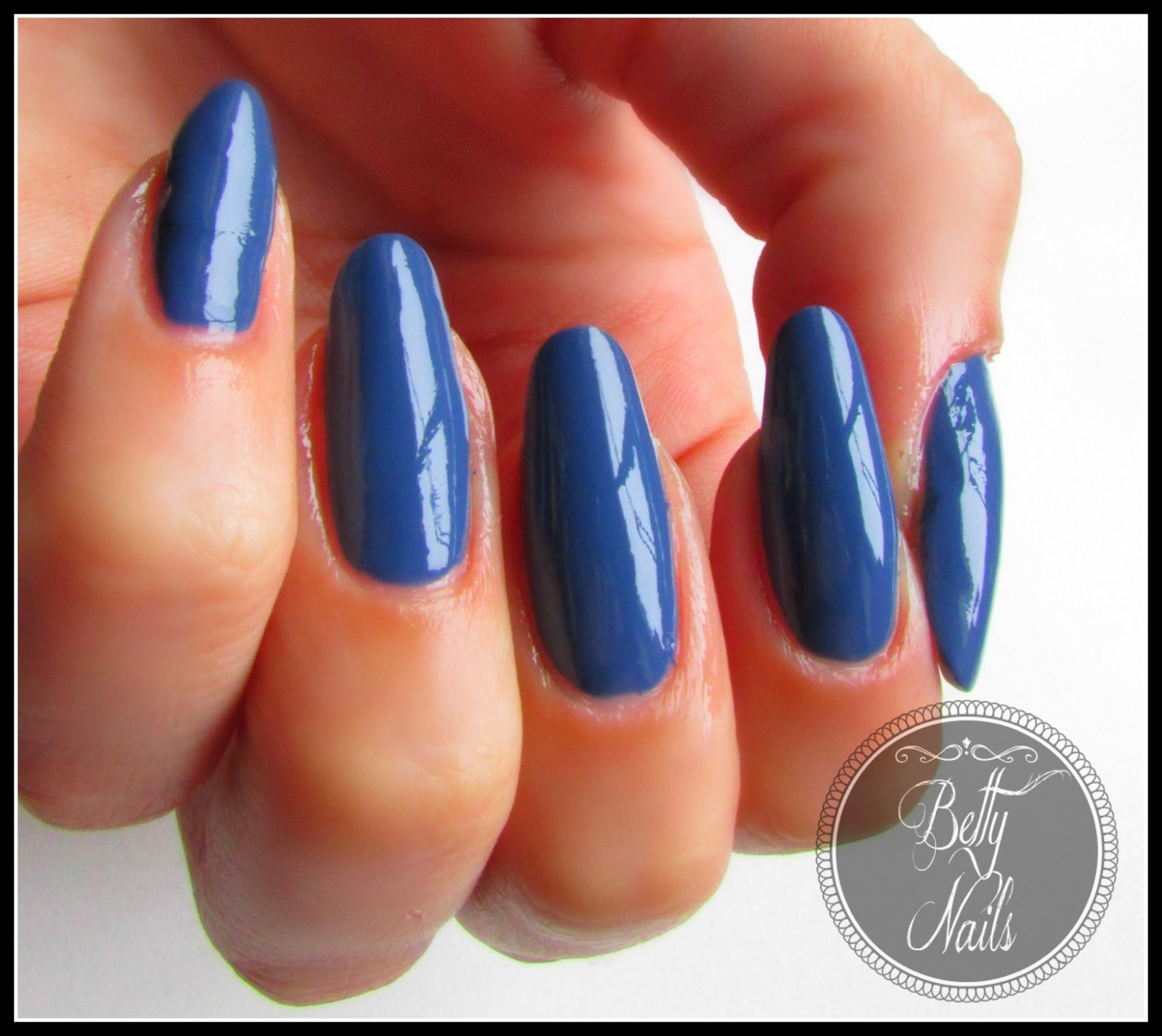 Betty Nails: Kiko Cupcake Blue and Barbie Blue Jeans Nailart