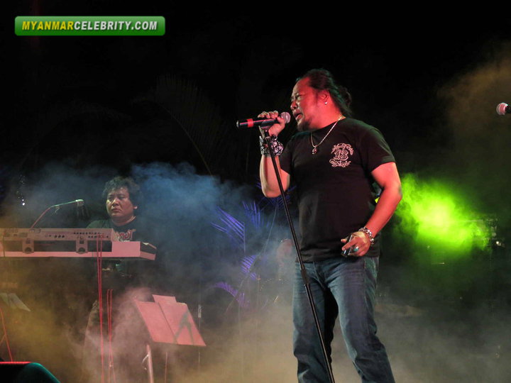 PHOTO: Zaw Win Htut's One Man Show in Yangon