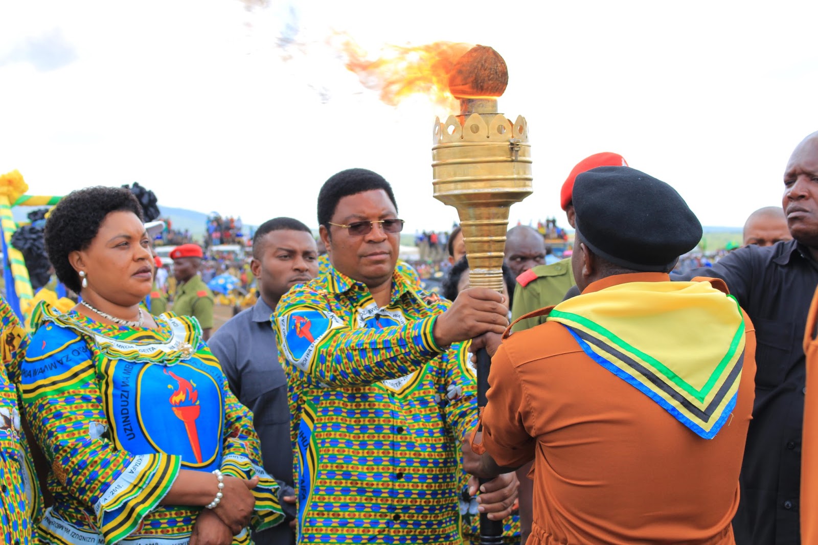 WAZIRI MKUU AZINDUA MBIO ZA MWENGE WA UHURU MKOANI GEITA